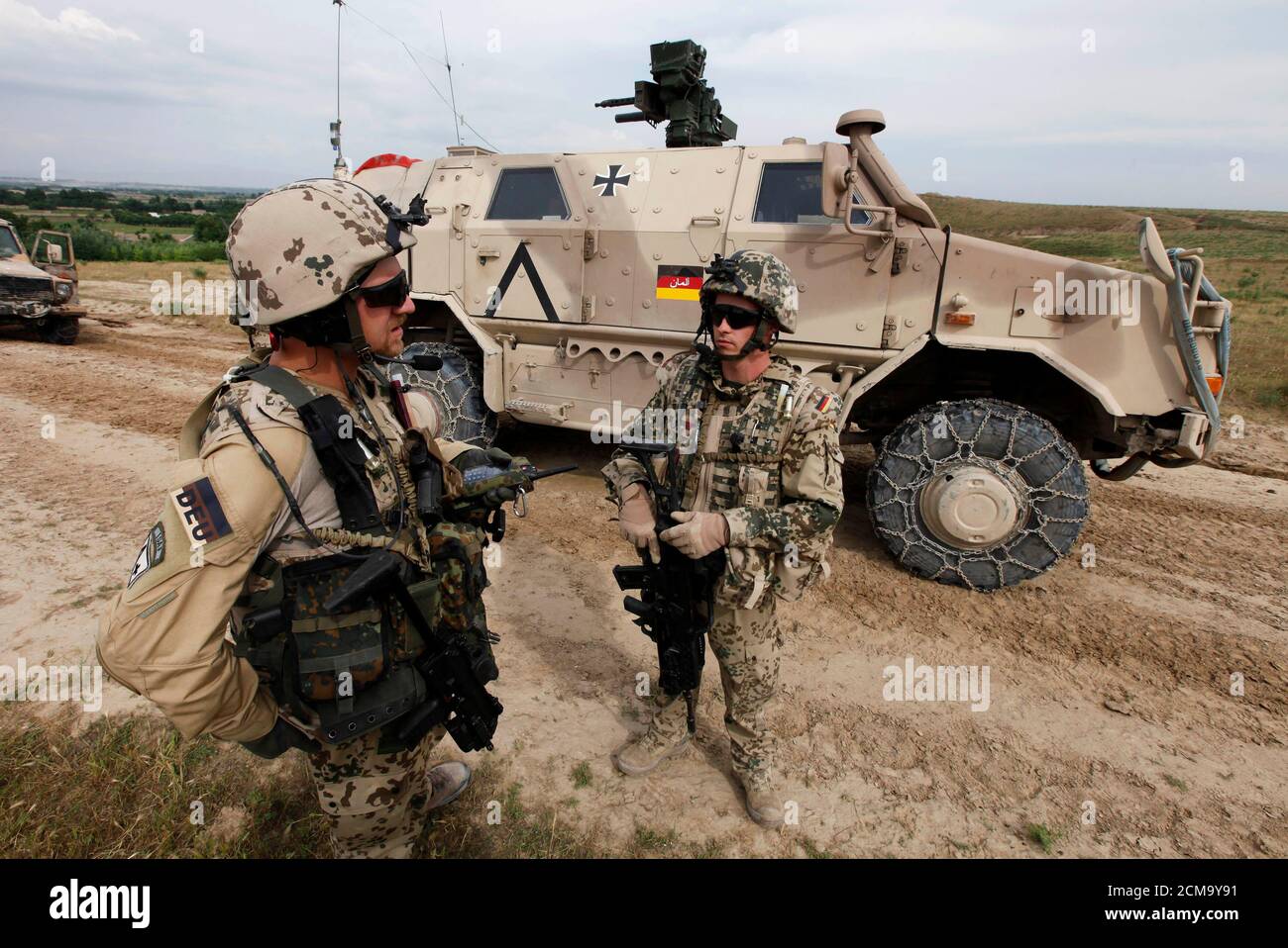 Qrf soldiers hi-res stock photography and images - Alamy