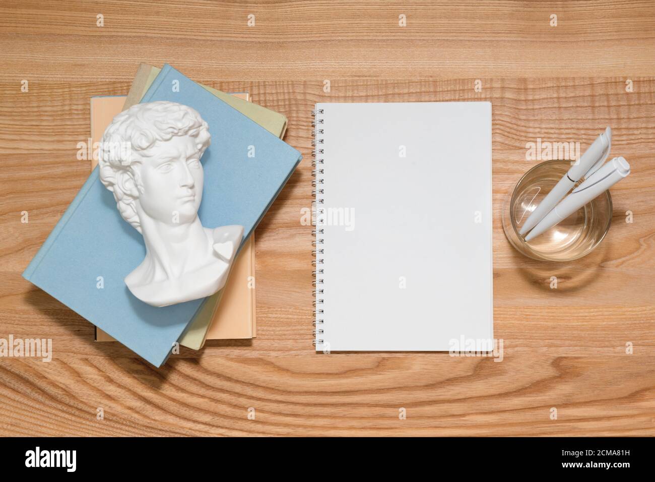 Book stack sculpture hi-res stock photography and images - Alamy