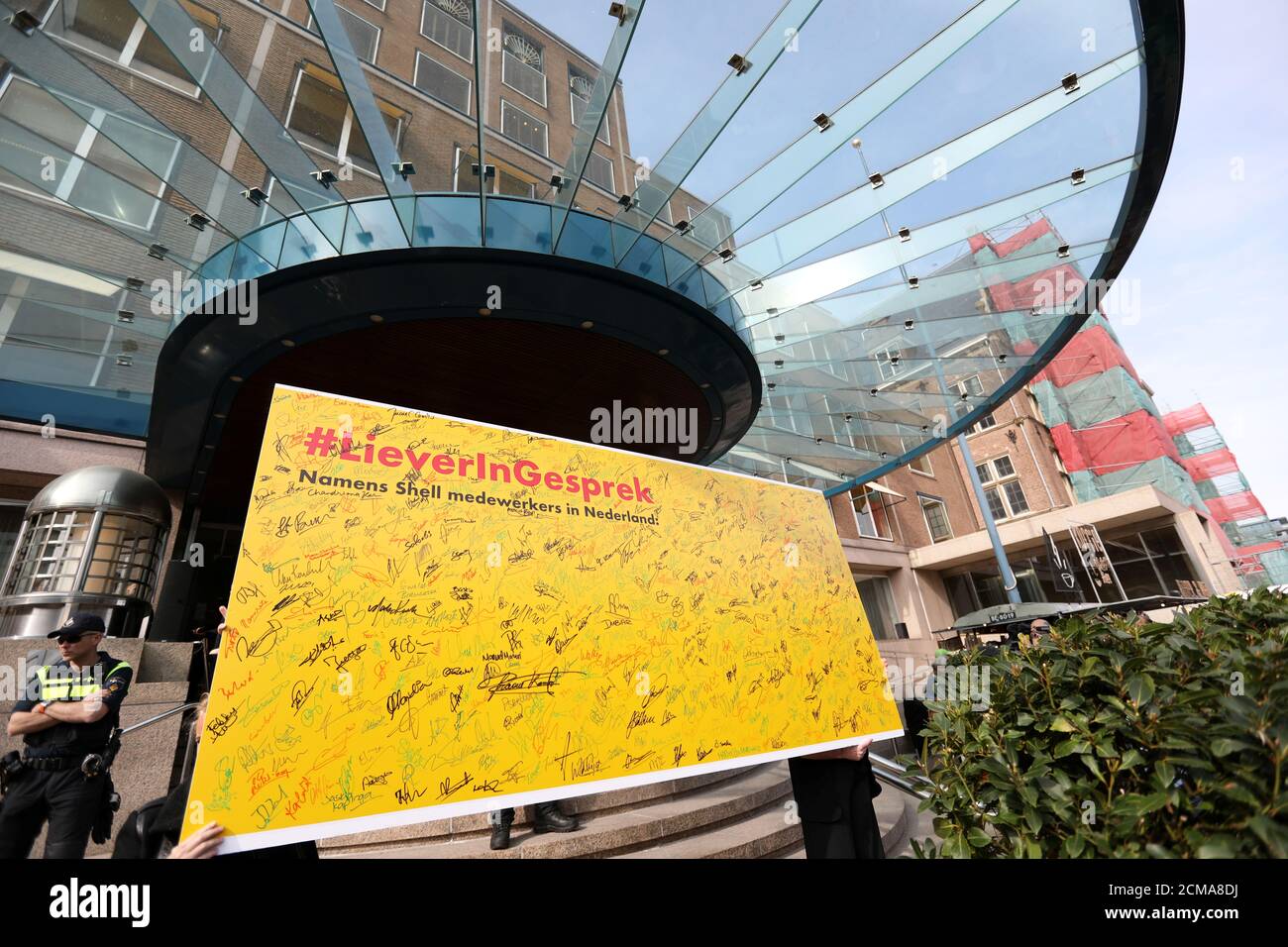 Royal dutch shell court hi-res stock photography and images - Alamy