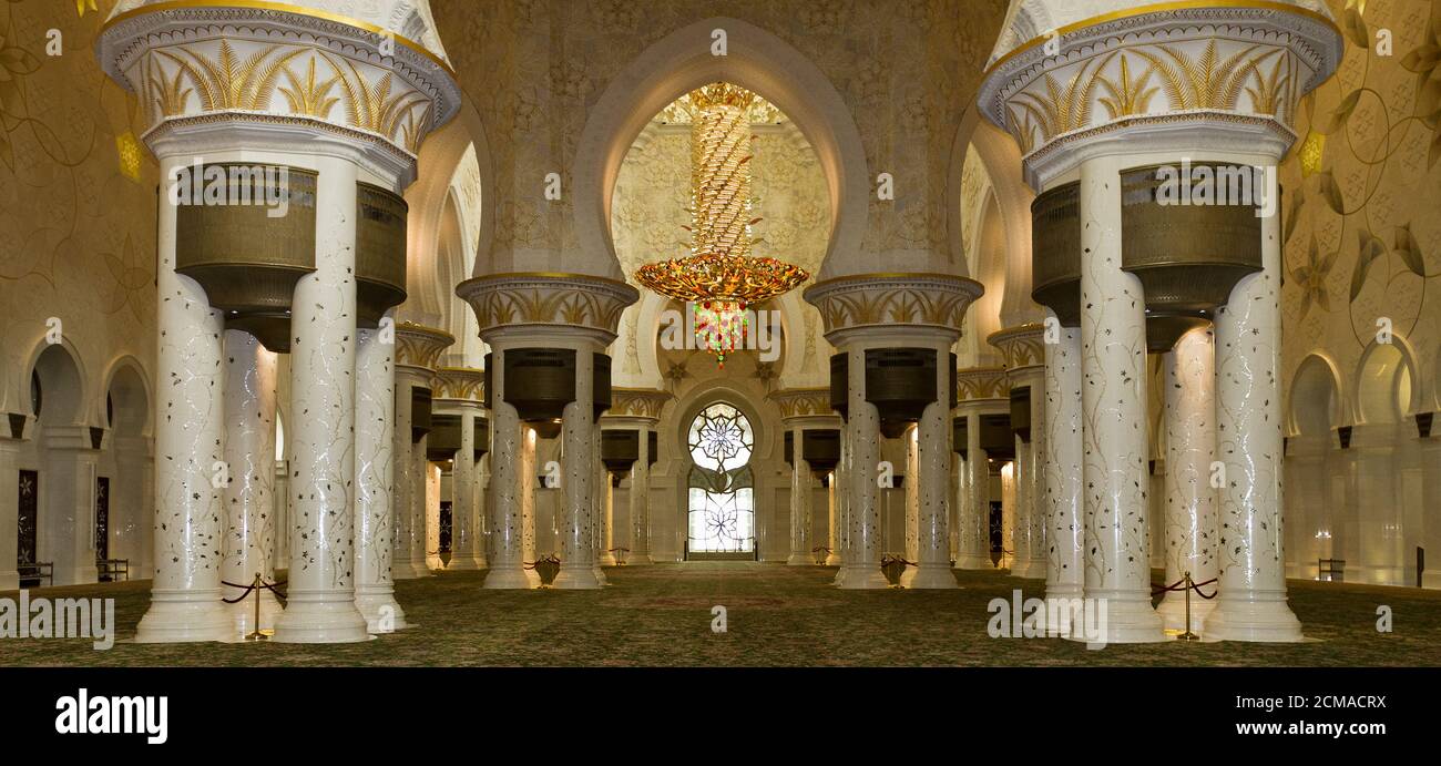 Sheikh Zayed Mosque Stock Photo - Alamy
