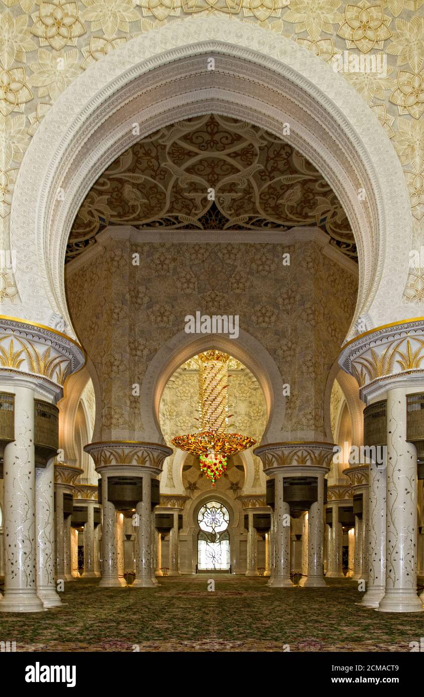 Sheikh Zayed Mosque Stock Photo - Alamy