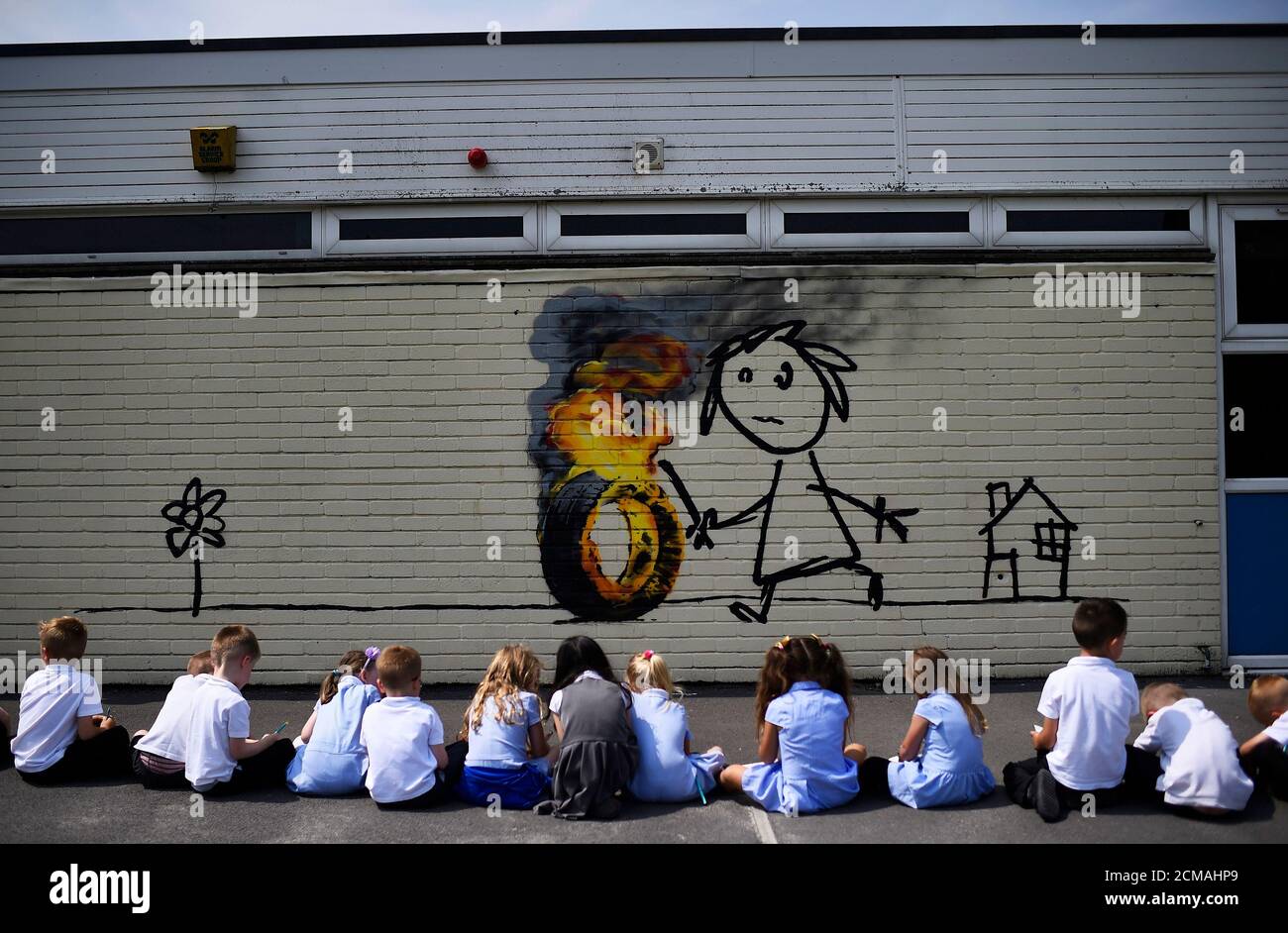 Banksy bridge farm primary hi-res stock photography and images - Alamy