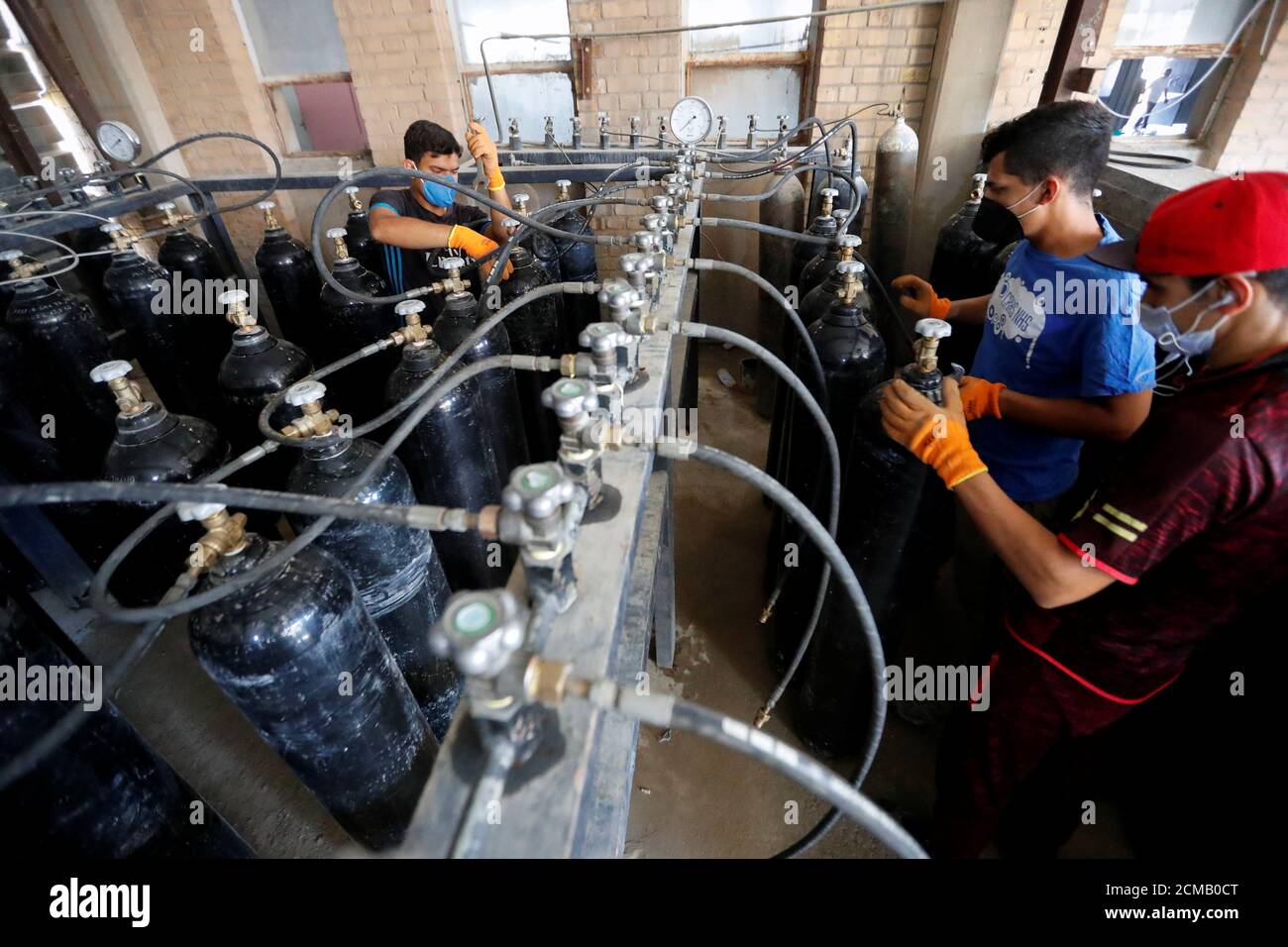 Refilled oxygen cylinders hi-res stock photography and images - Alamy