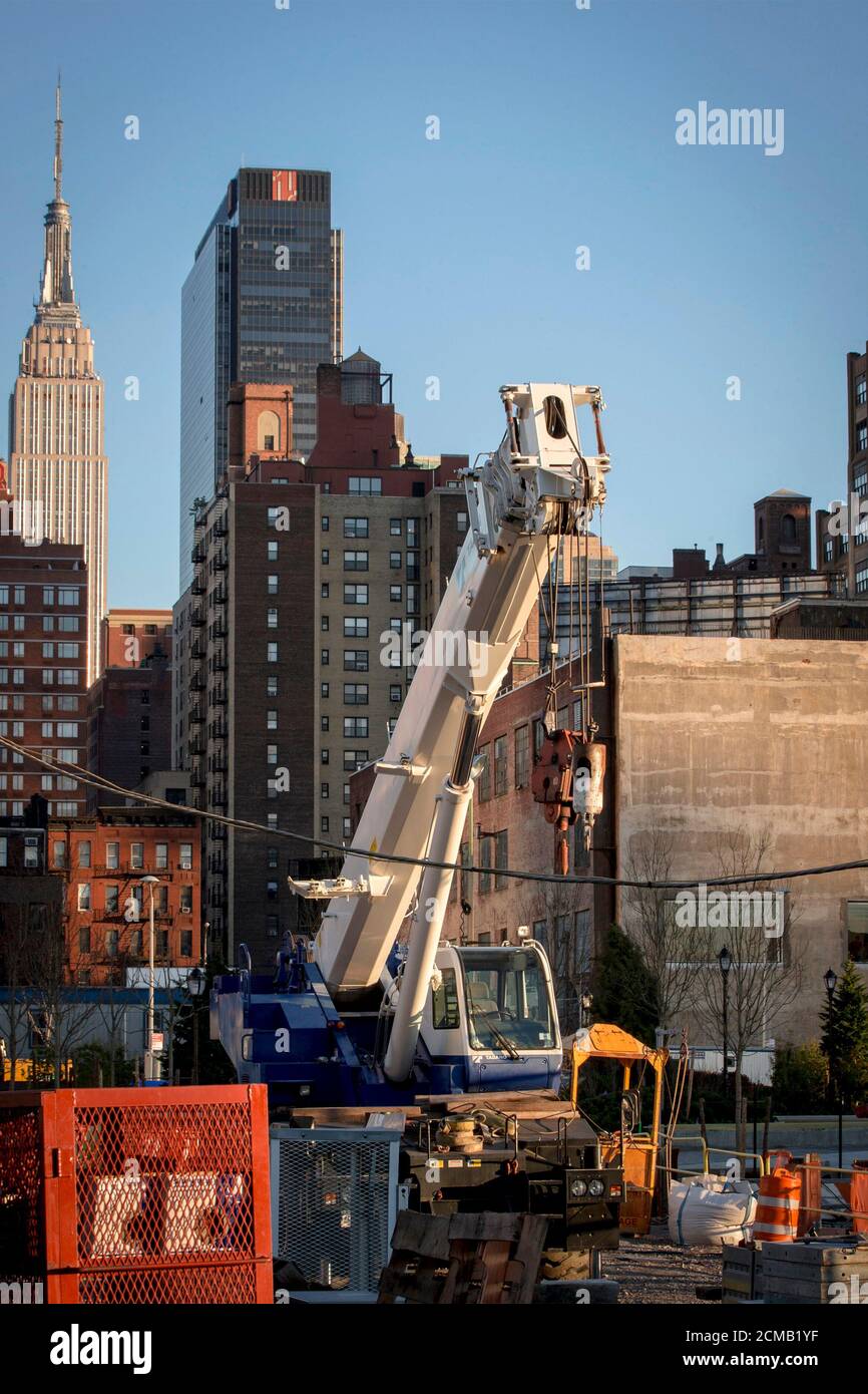 Number 7 subway line extension hi-res stock photography and images - Alamy