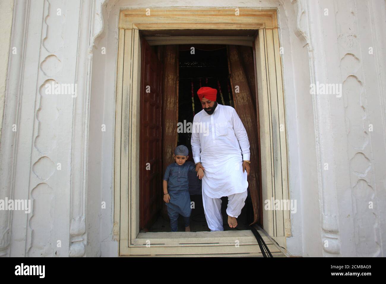 Sikh father hi-res stock photography and images - Alamy
