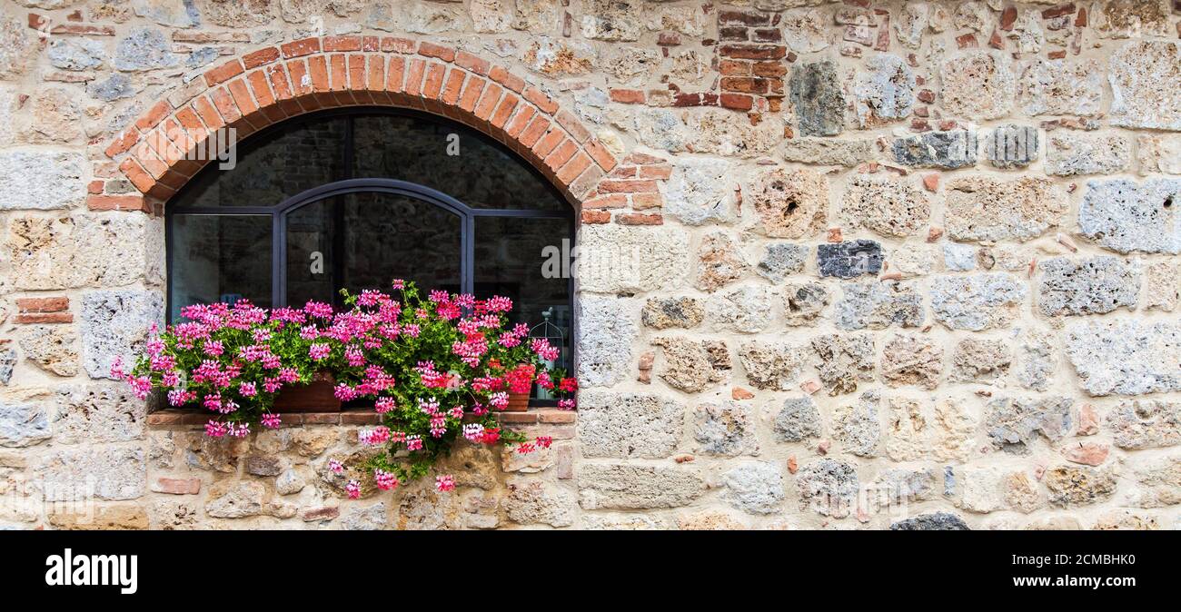 Chianti window hi-res stock photography and images - Alamy