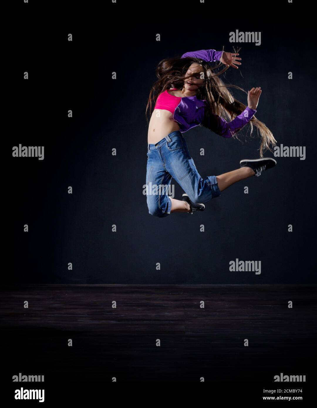 Young girl modern dancer (normal version Stock Photo - Alamy