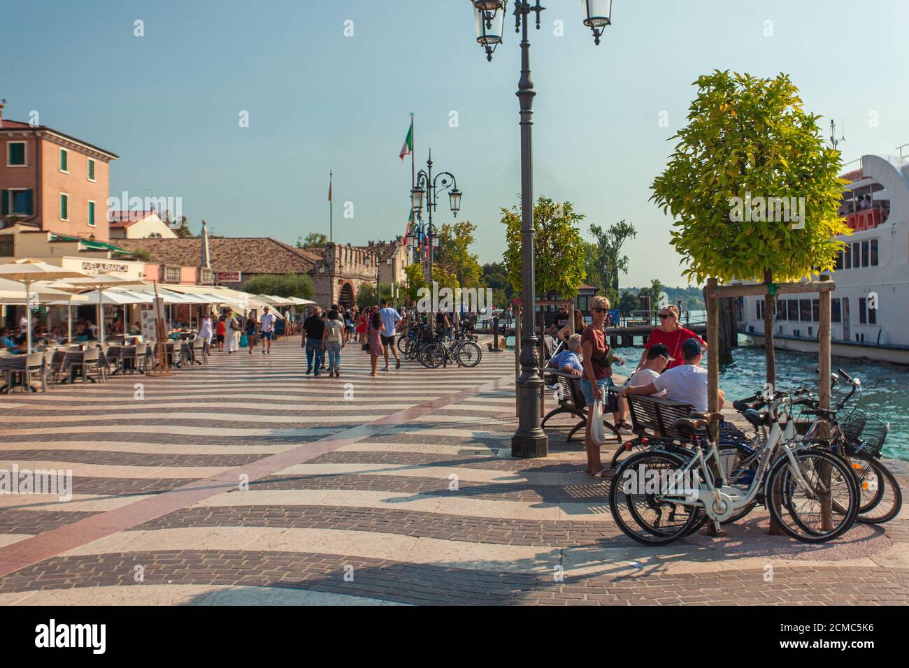 Lazise promenade along the Garda Lake 4 Stock Photo - Alamy
