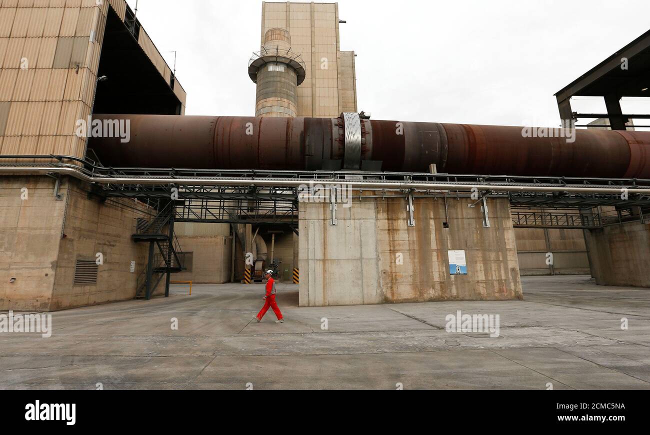 Rotary kiln plant hi-res stock photography and images - Alamy