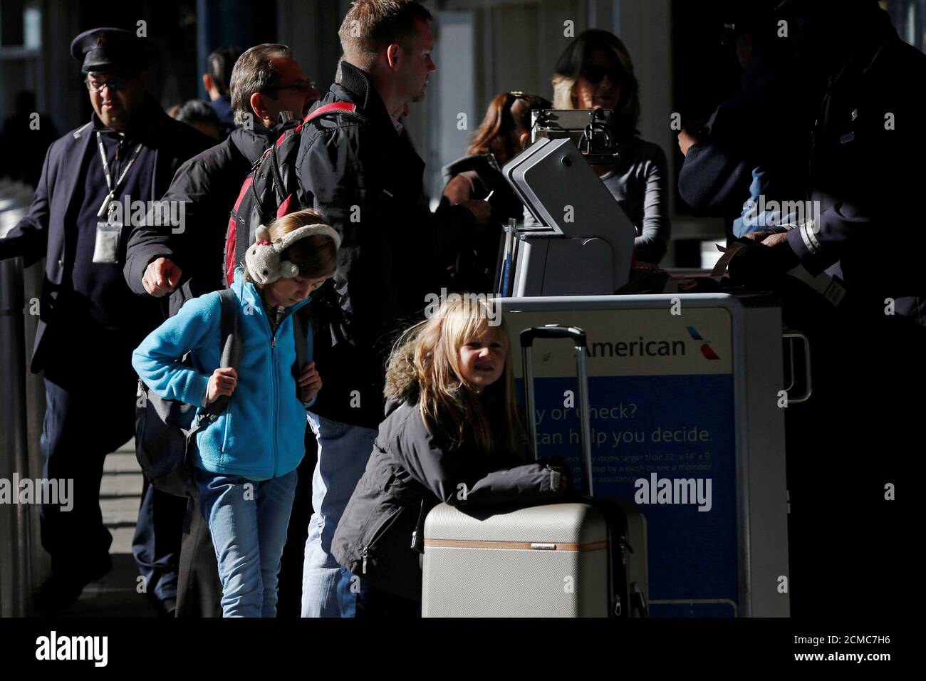 Curbside check in hi-res stock photography and images - Alamy