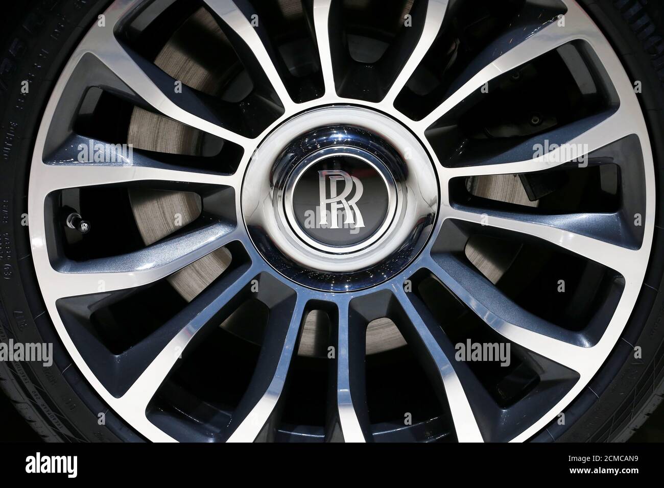 Rolls Royce Wheel High Resolution Stock Photography and Images - Alamy