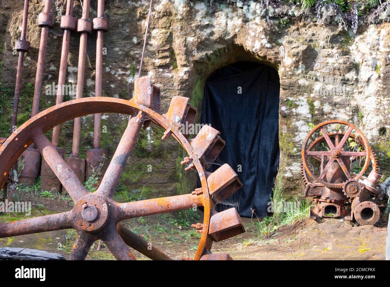 Gear wheels and other mining equipment at Mitchells Gully Gold Mine ...