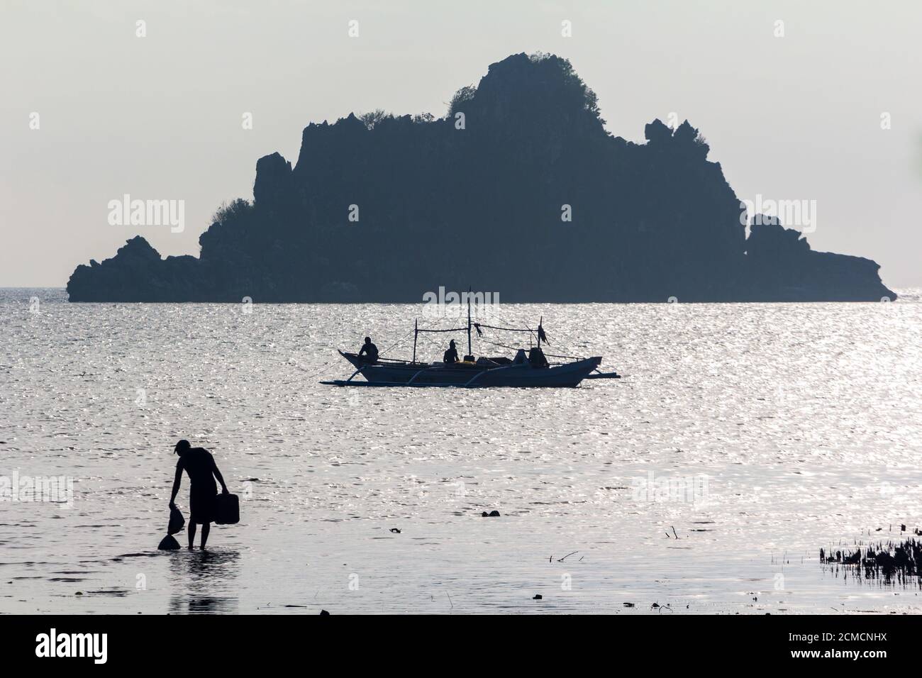 Philippine native boats hi-res stock photography and images - Alamy