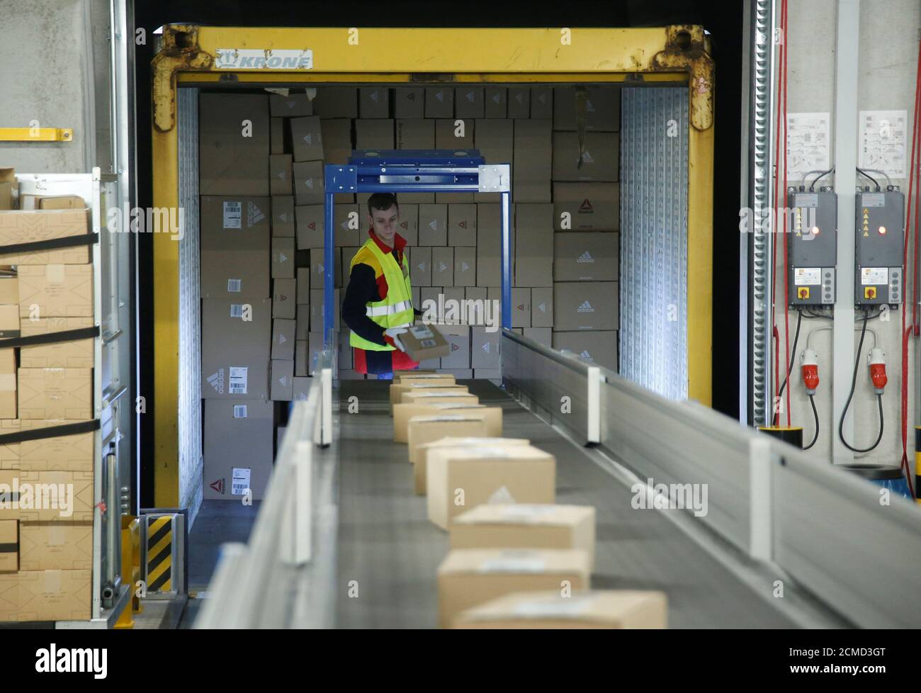 Dhl Employee High Resolution Stock Photography and Images - Alamy