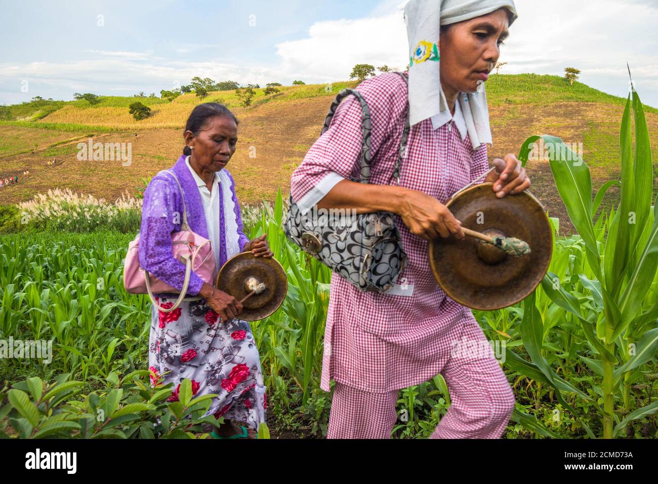 Tribespeople in Maguindanao at Mt Firis to perform a ritual on the ...