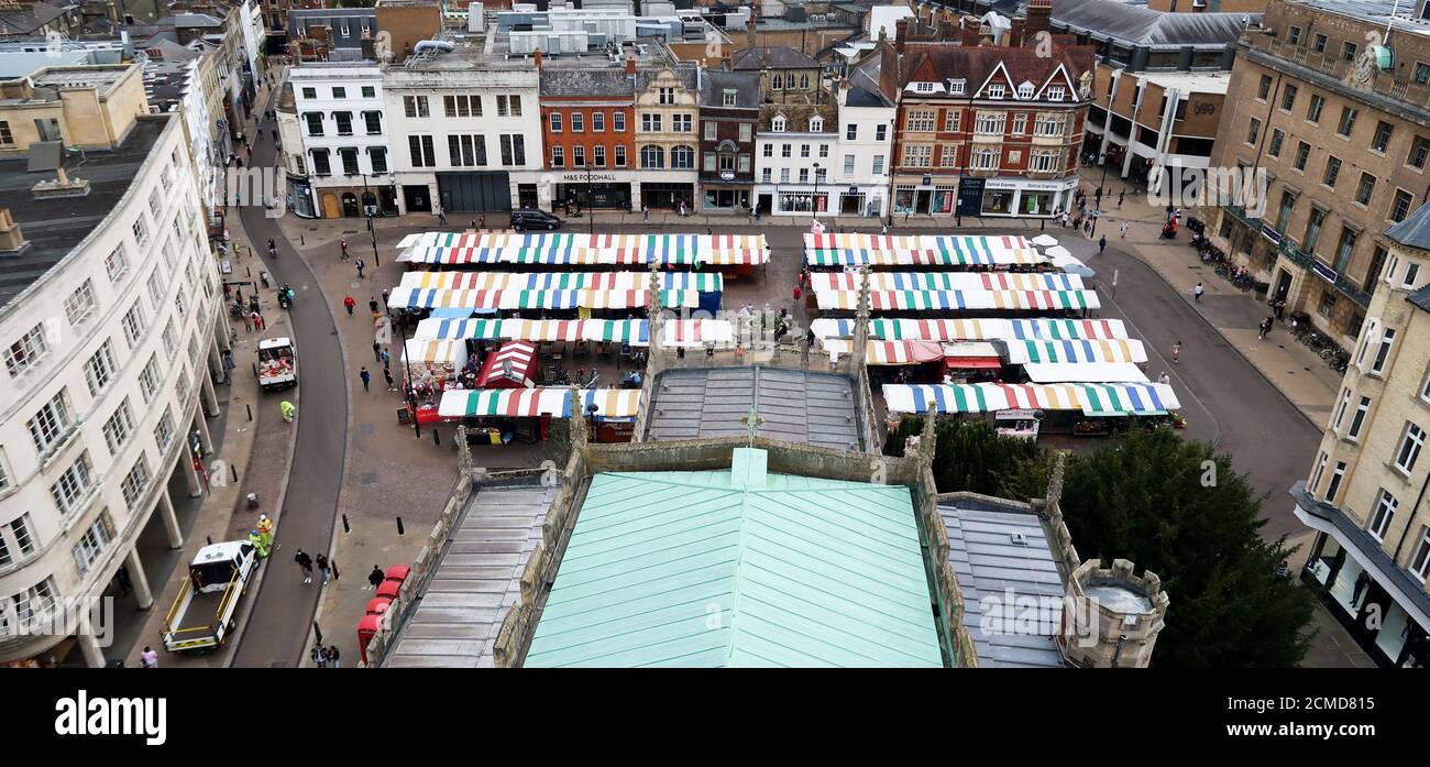 Cambridge Market Square Market Hill Stock Photo - Alamy