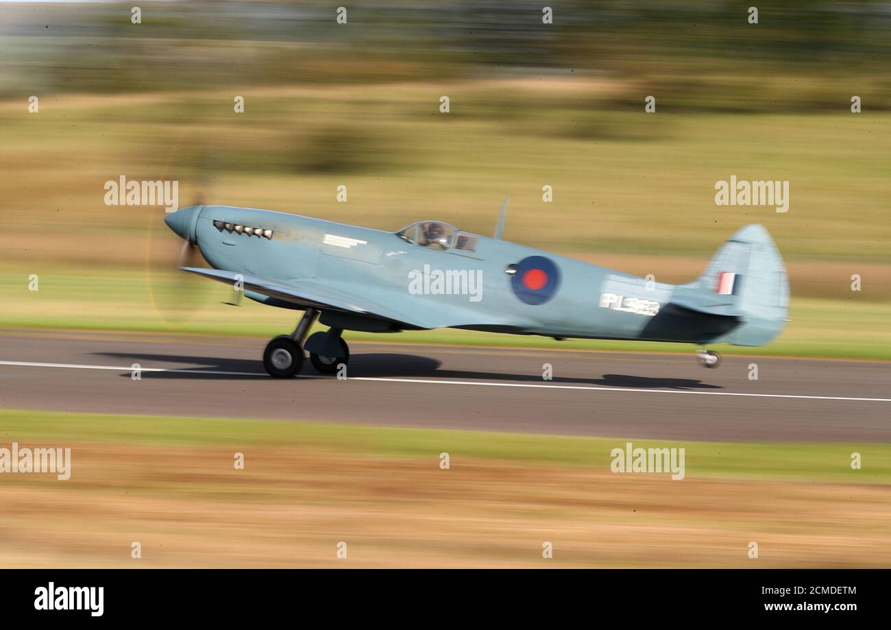 Pilot john romain with the hi-res stock photography and images - Alamy