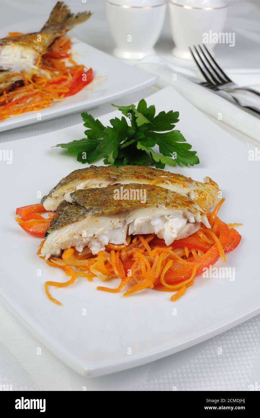 Buffet grilled fish hi-res stock photography and images - Alamy
