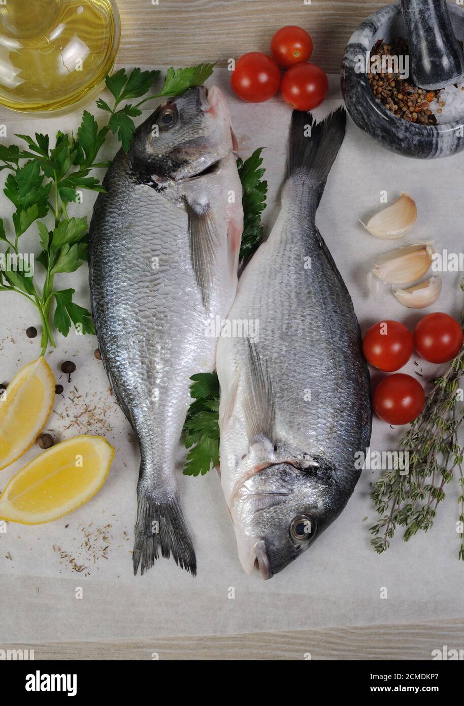 Fresh sea bream (Dorado Stock Photo - Alamy