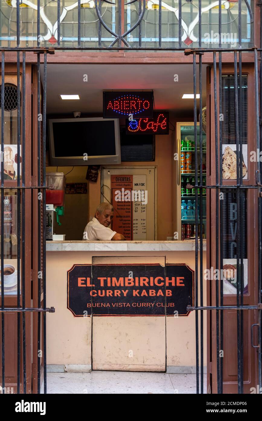 Kebab kiosk hi-res stock photography and images - Alamy