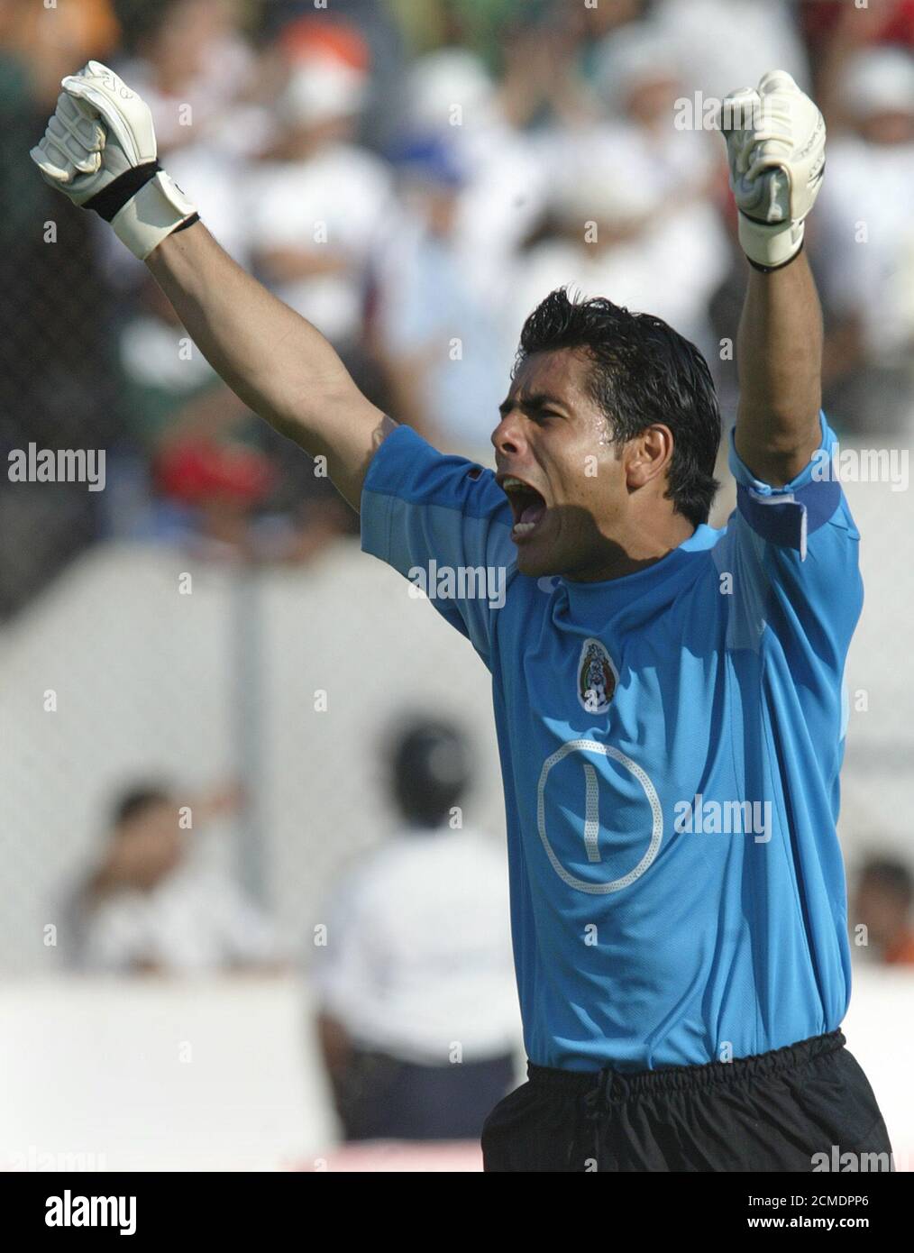 Mexico goalkeeper oswaldo sanchez hi-res stock photography and images ...