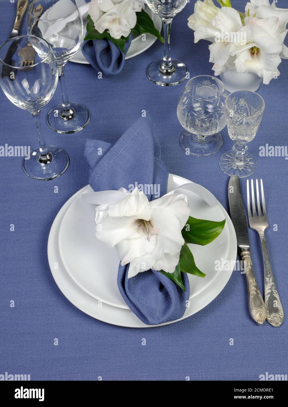 Napkins flower hi-res stock photography and images - Alamy
