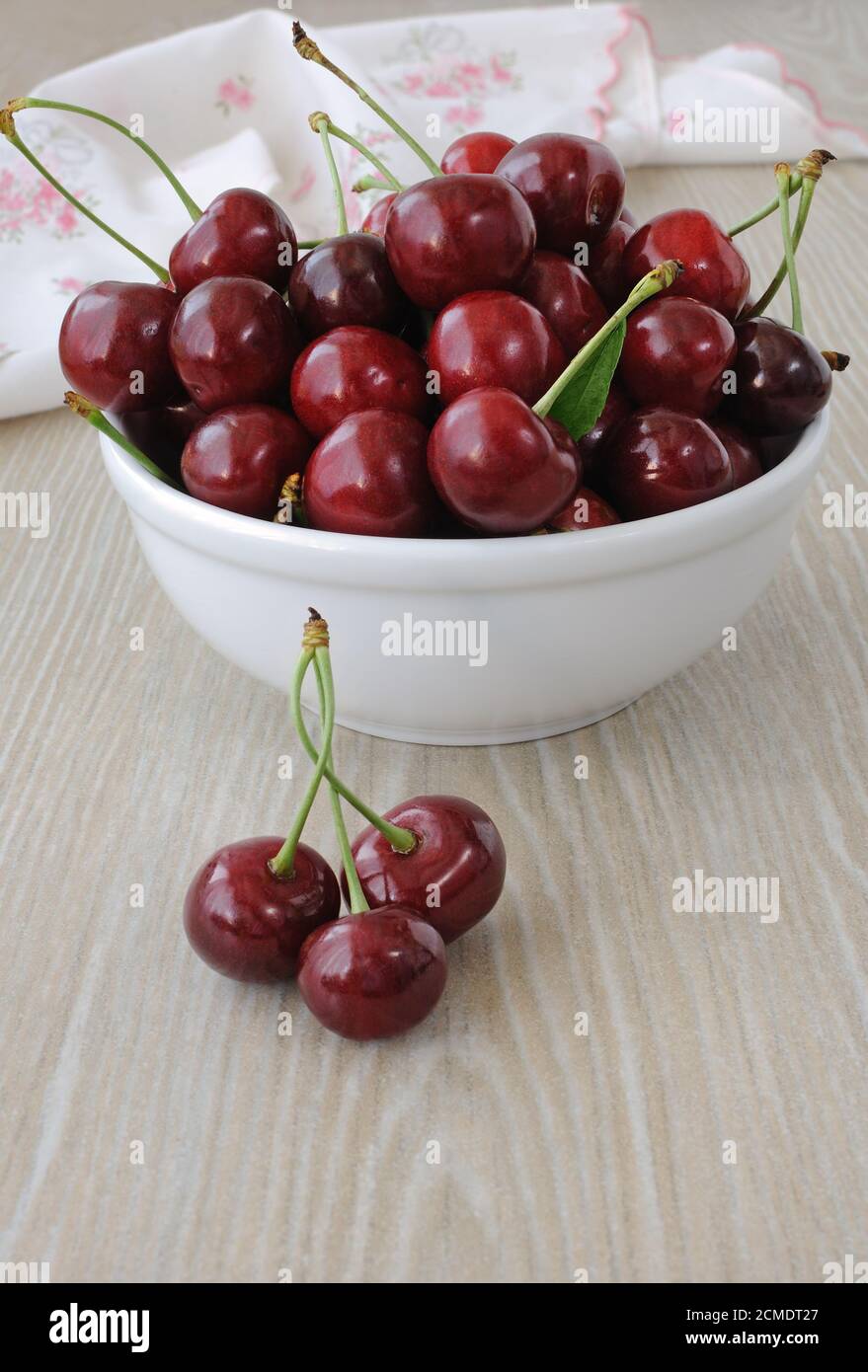 Bowl of cherries Stock Photo - Alamy