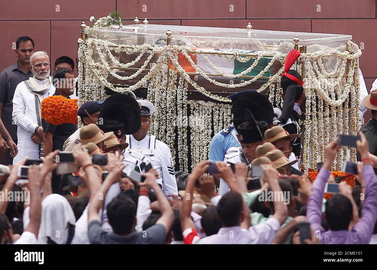 Narendra modi atal bihari vajpayee hi-res stock photography and images ...