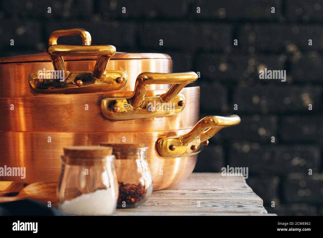 Copperware cookware hi-res stock photography and images - Alamy