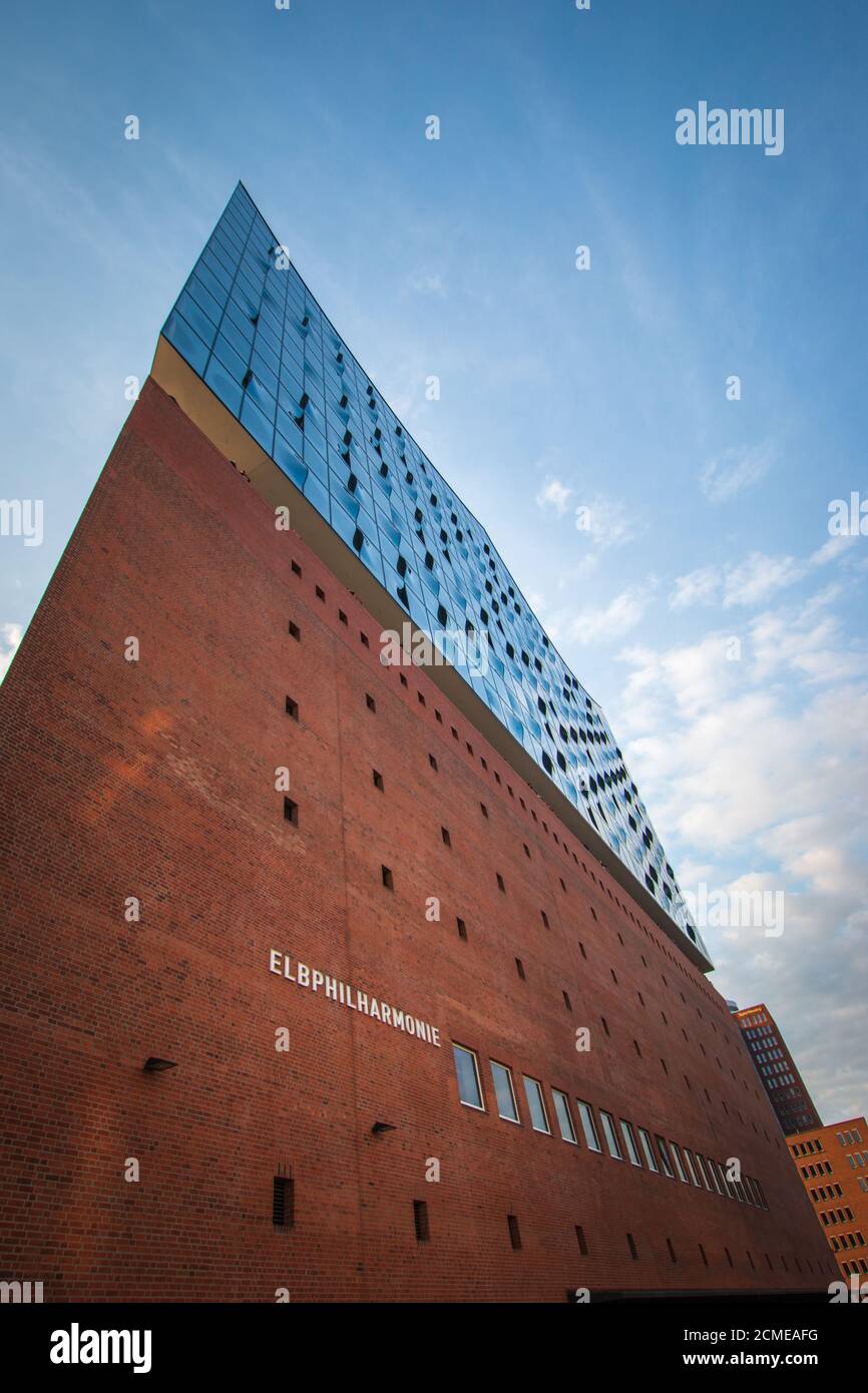 Elbphilharmonie glass facade hi-res stock photography and images - Alamy