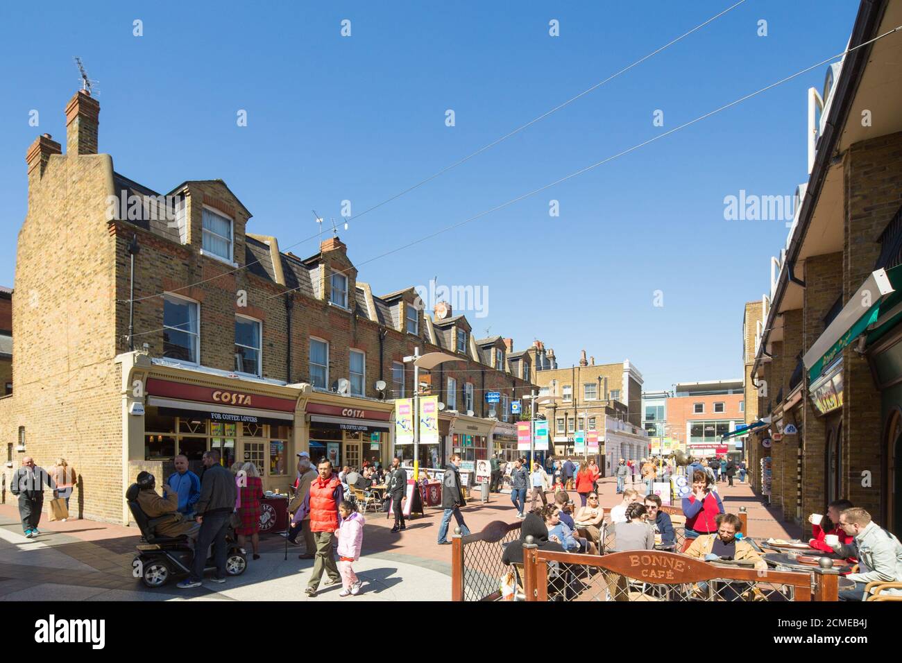Ealing broadway shopping centre hi-res stock photography and images - Alamy
