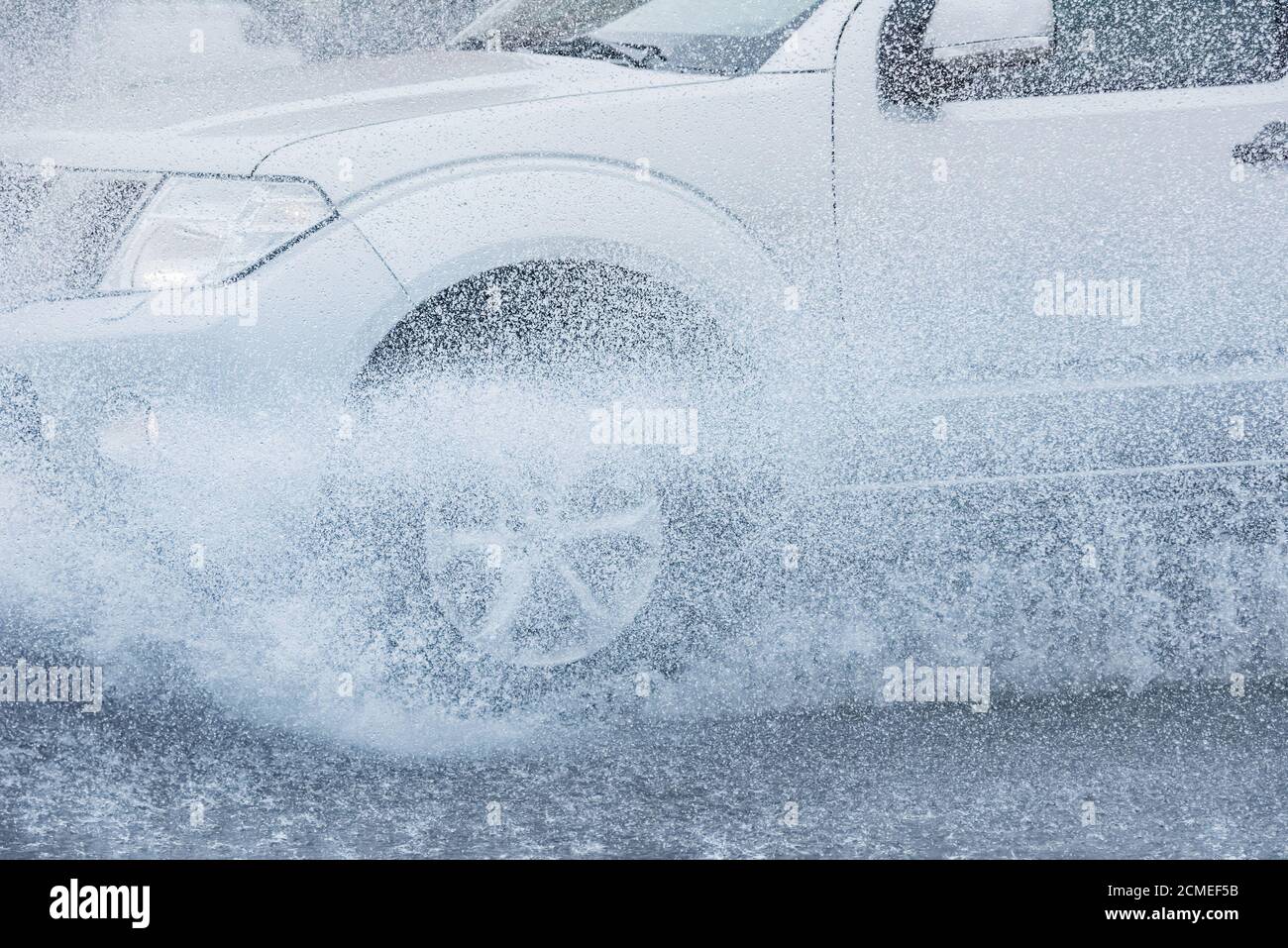 Car splash puddle hi-res stock photography and images - Alamy
