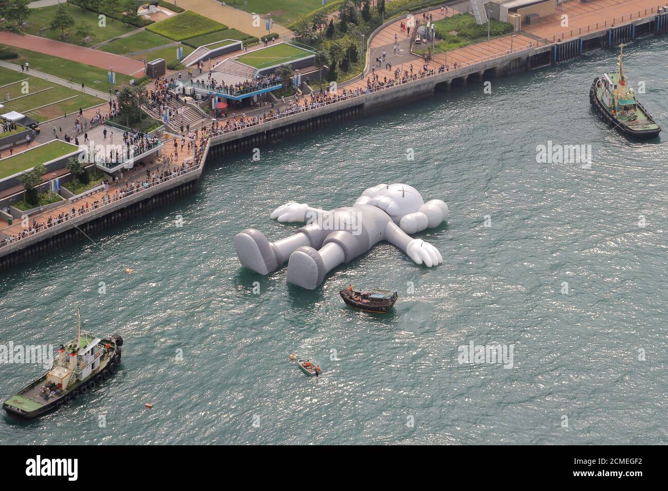 Kaws brian donnelly hi-res stock photography and images - Alamy