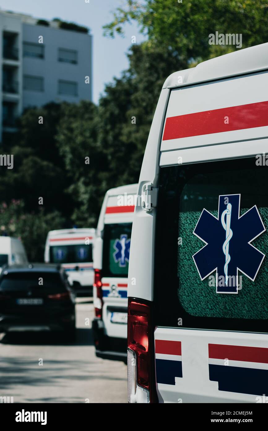 Ambulance parked in front hospital hi-res stock photography and images ...