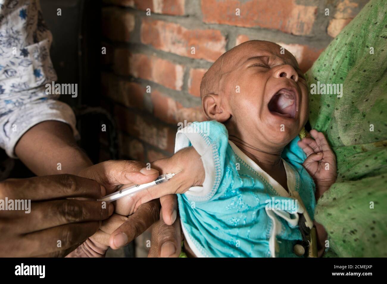 Child crying bangladesh hi-res stock photography and images - Alamy