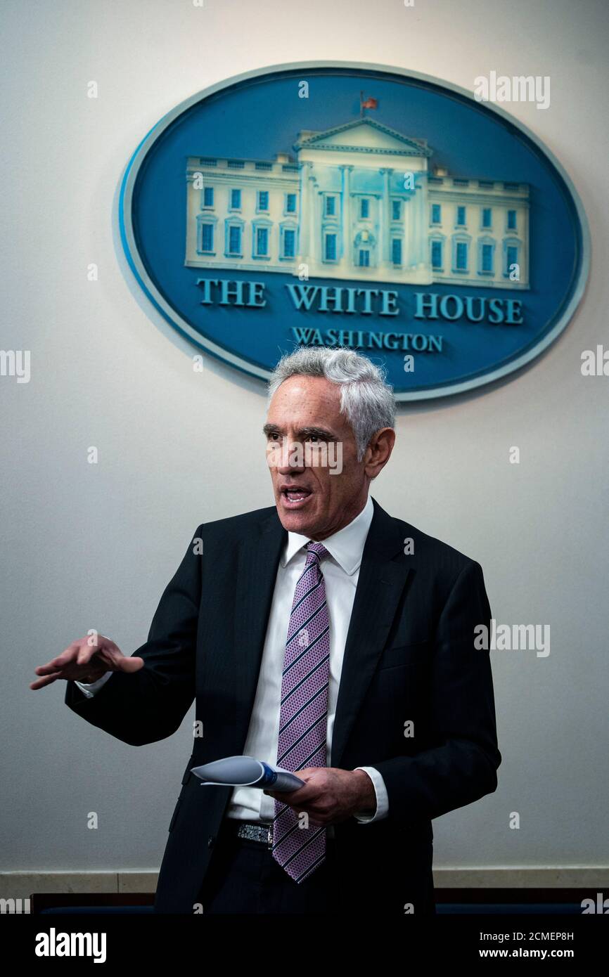 Dr scott atlas hi-res stock photography and images - Alamy