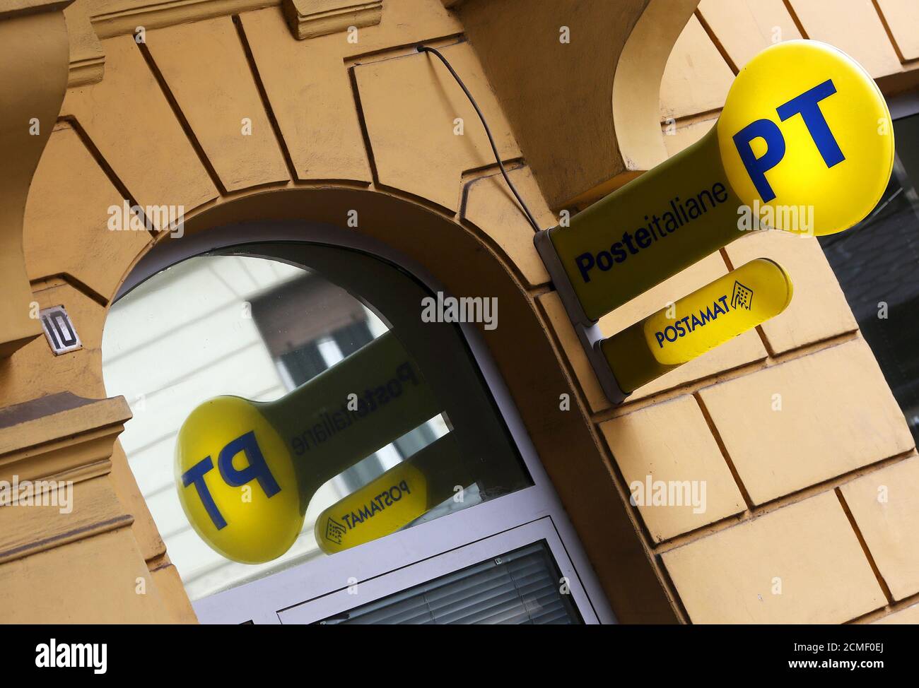 Logo poste italiane hi-res stock photography and images - Alamy