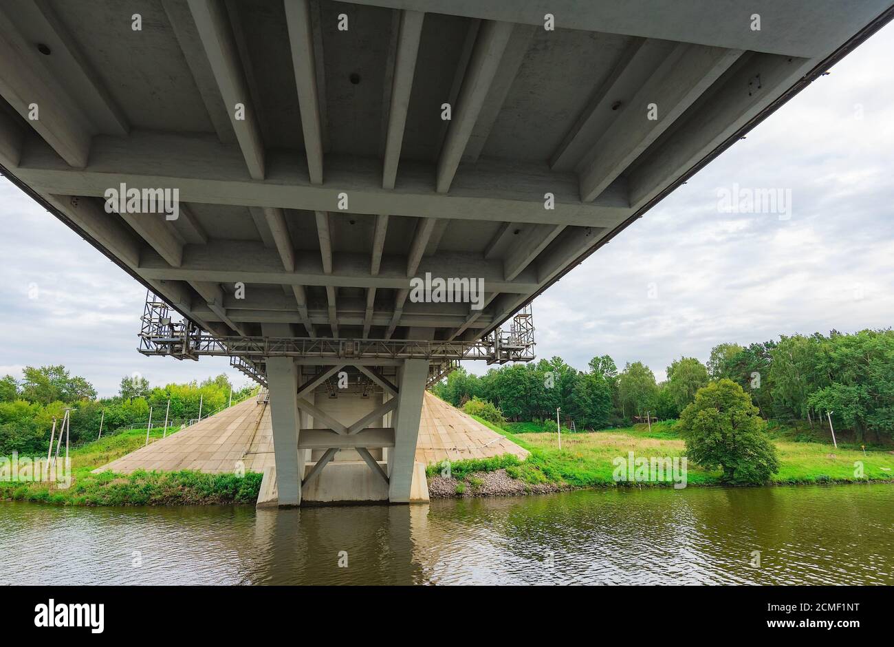 road bridge over the river Stock Photo - Alamy