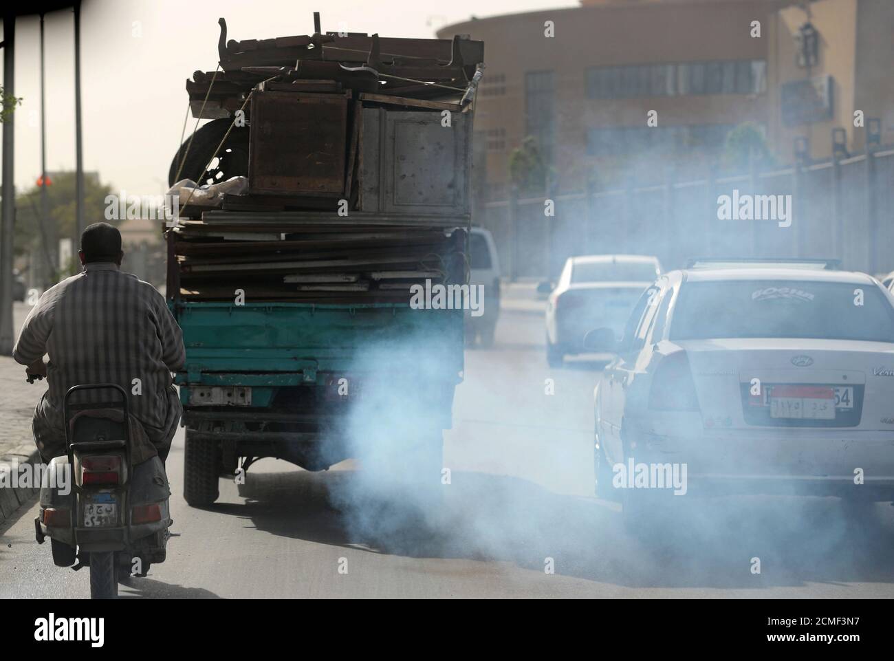 Cairo cars smoke hi-res stock photography and images - Alamy