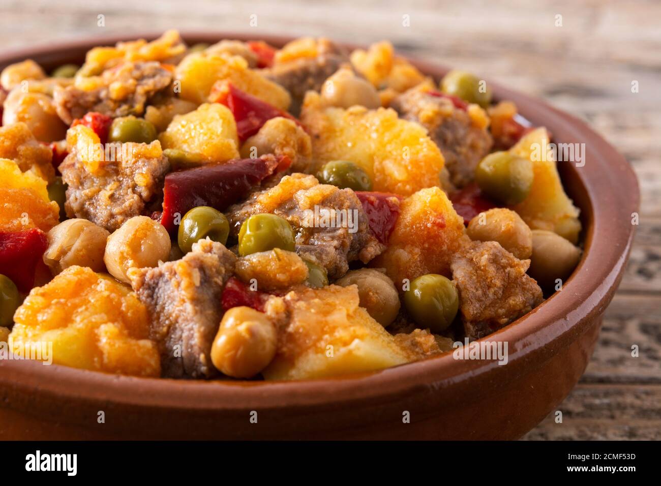 Ropa horizontal hi-res stock photography and images - Alamy