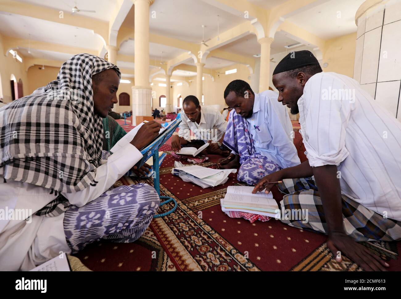 Somali mosque hi-res stock photography and images - Alamy