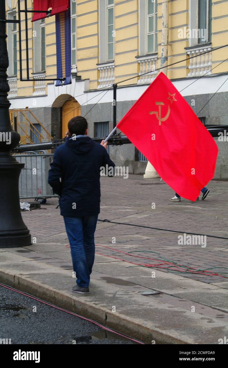 Soviet flag walks hi-res stock photography and images - Alamy