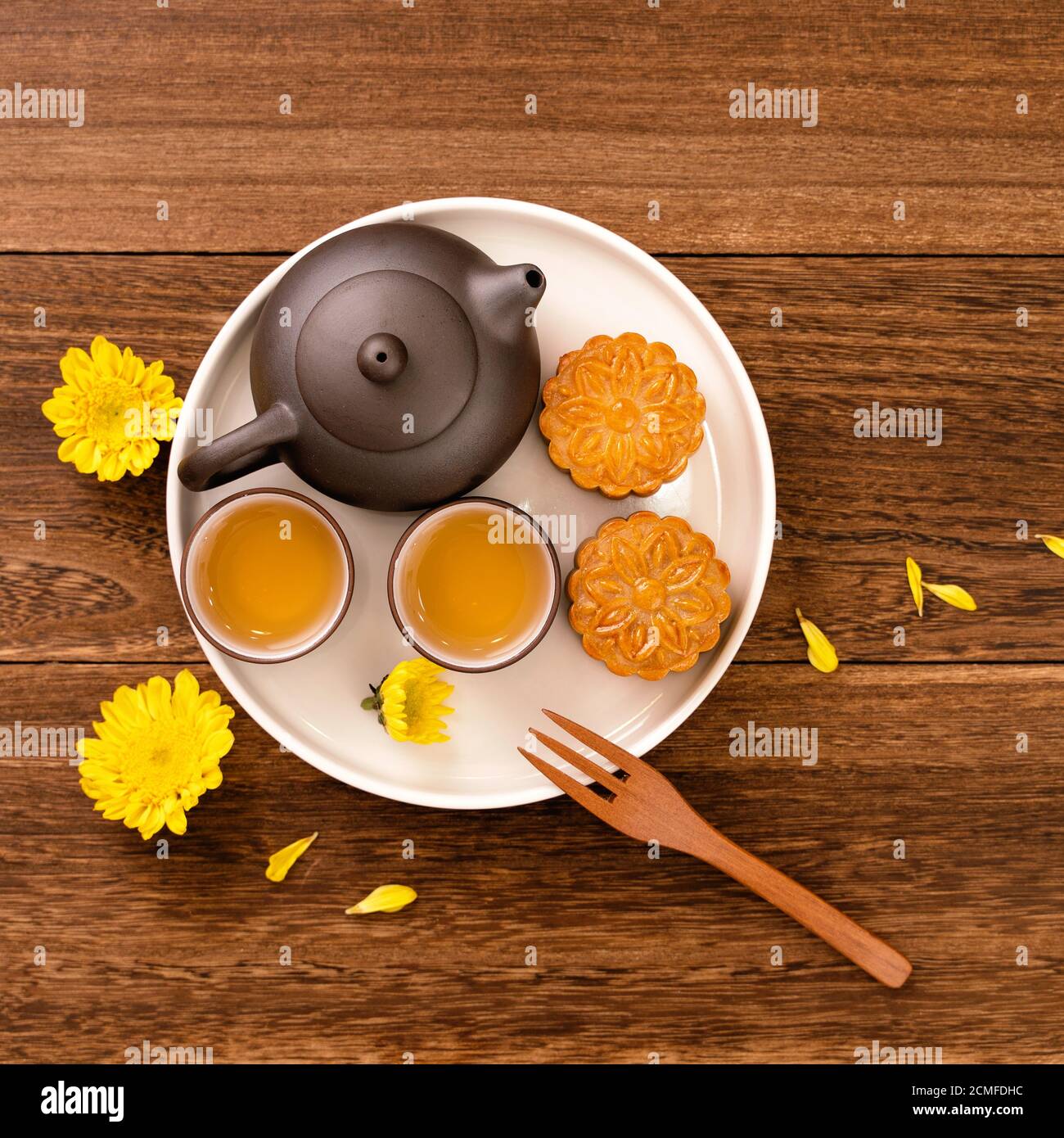 Moon cake for Mid-Autumn Festival, delicious beautiful fresh mooncake ...