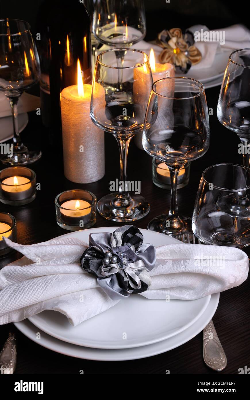 Concept setting table cloth hi-res stock photography and images - Alamy