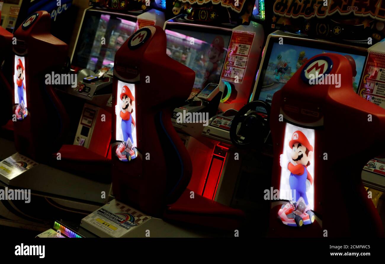 Mario kart arcade gp dx game hi-res stock photography and images - Alamy