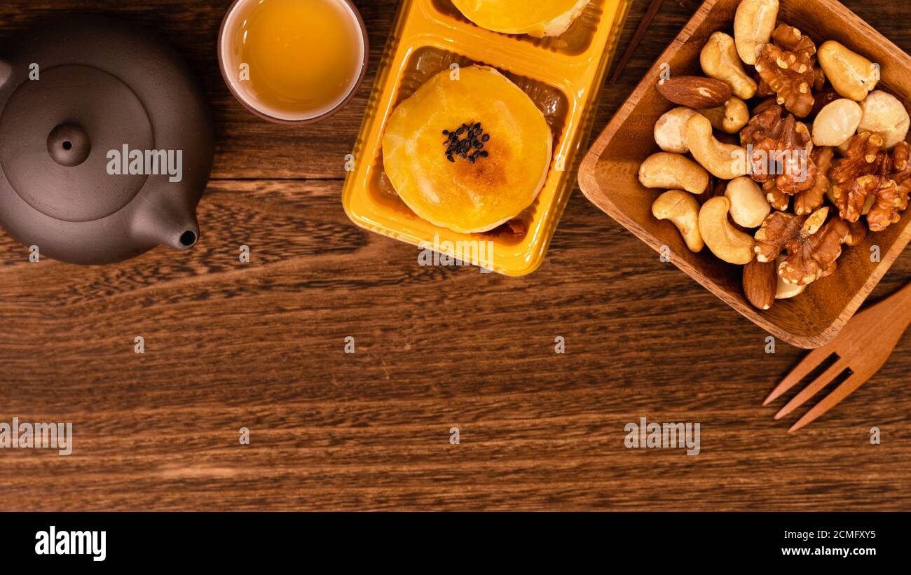 Moon cake for Mid-Autumn Festival, delicious beautiful fresh mooncake ...