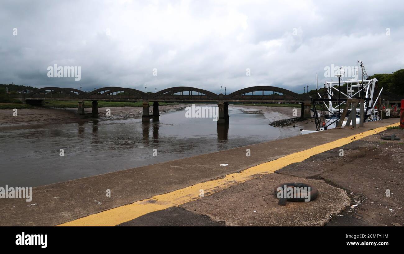 Dee Bridge in Kirkcudbright Stock Photo - Alamy