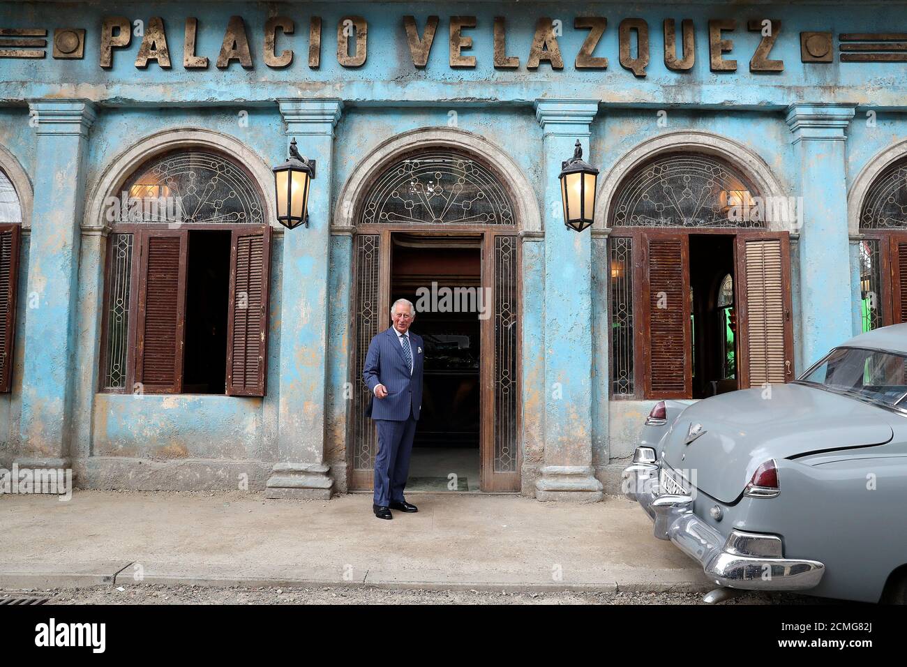 Set 25th james bond film pinewood studios hi-res stock photography and ...