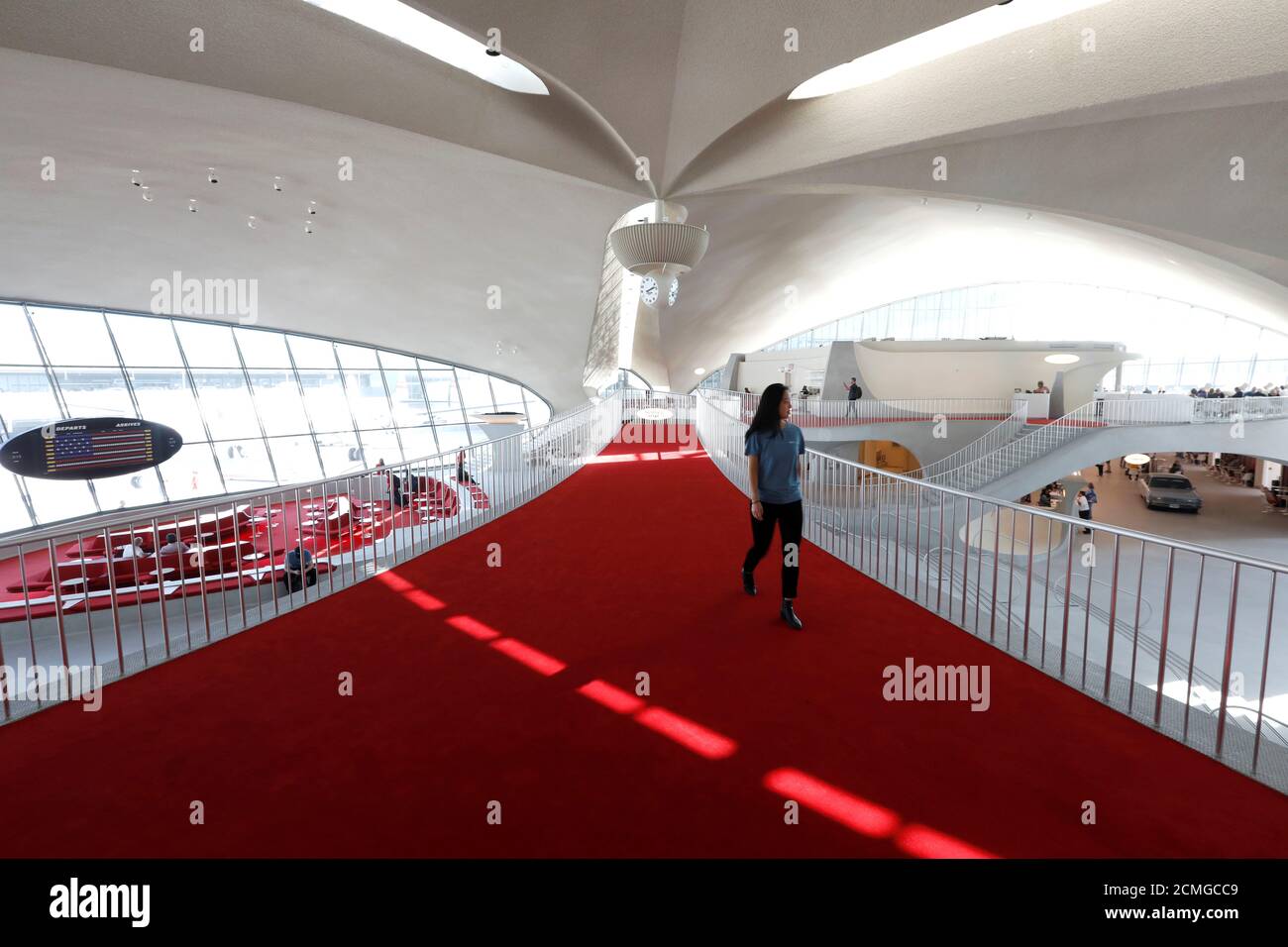Twa flight center eero saarinen hi-res stock photography and images - Alamy
