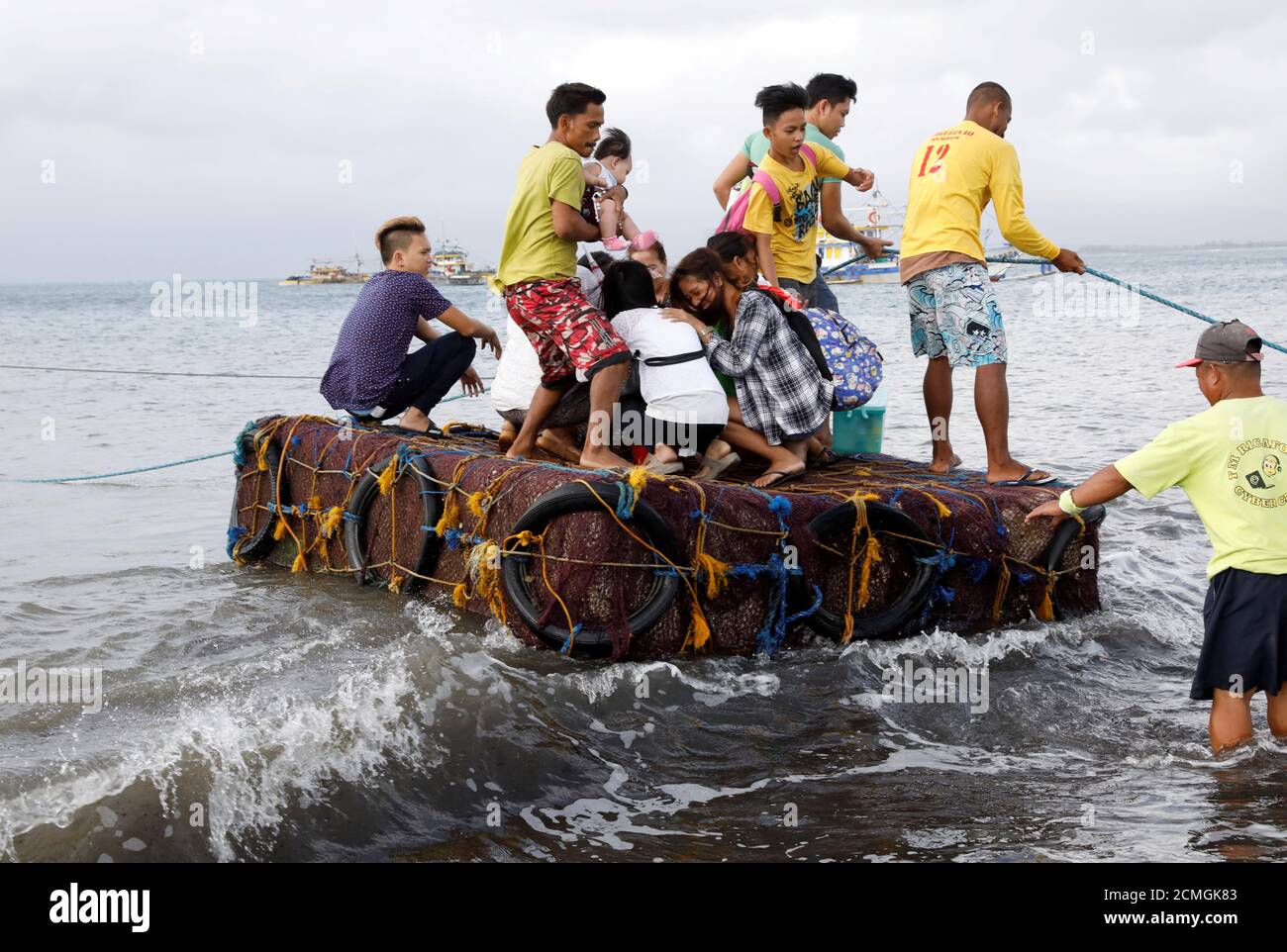 Stranded raft High Resolution Stock Photography and Images - Alamy